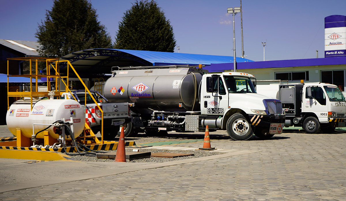 YPFB aclara que no modificó las condiciones del pago de jet fuel a ...